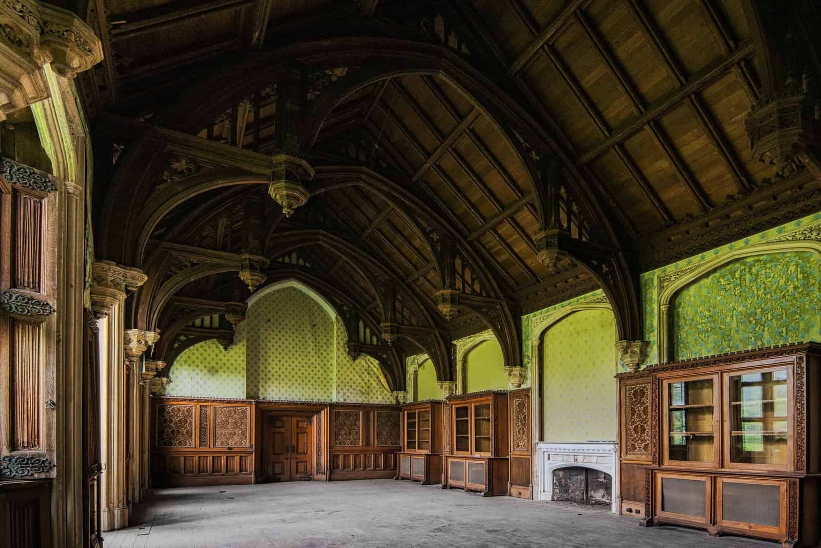 Manor GT, England - Obsidian Urbex Photography | Urban Exploration | Abandoned Places