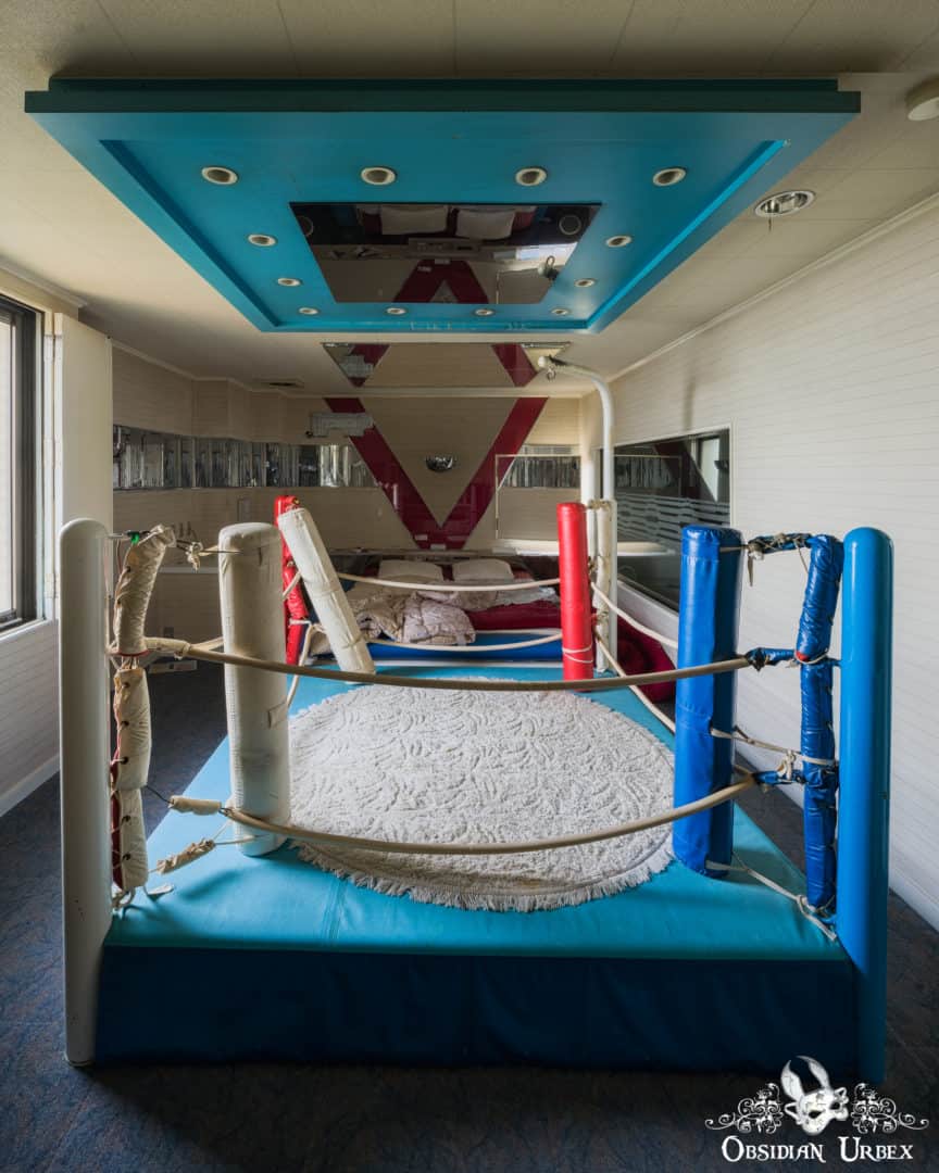 Spaceship Love Hotel, Japan - Obsidian Urbex Photography | Haikyo