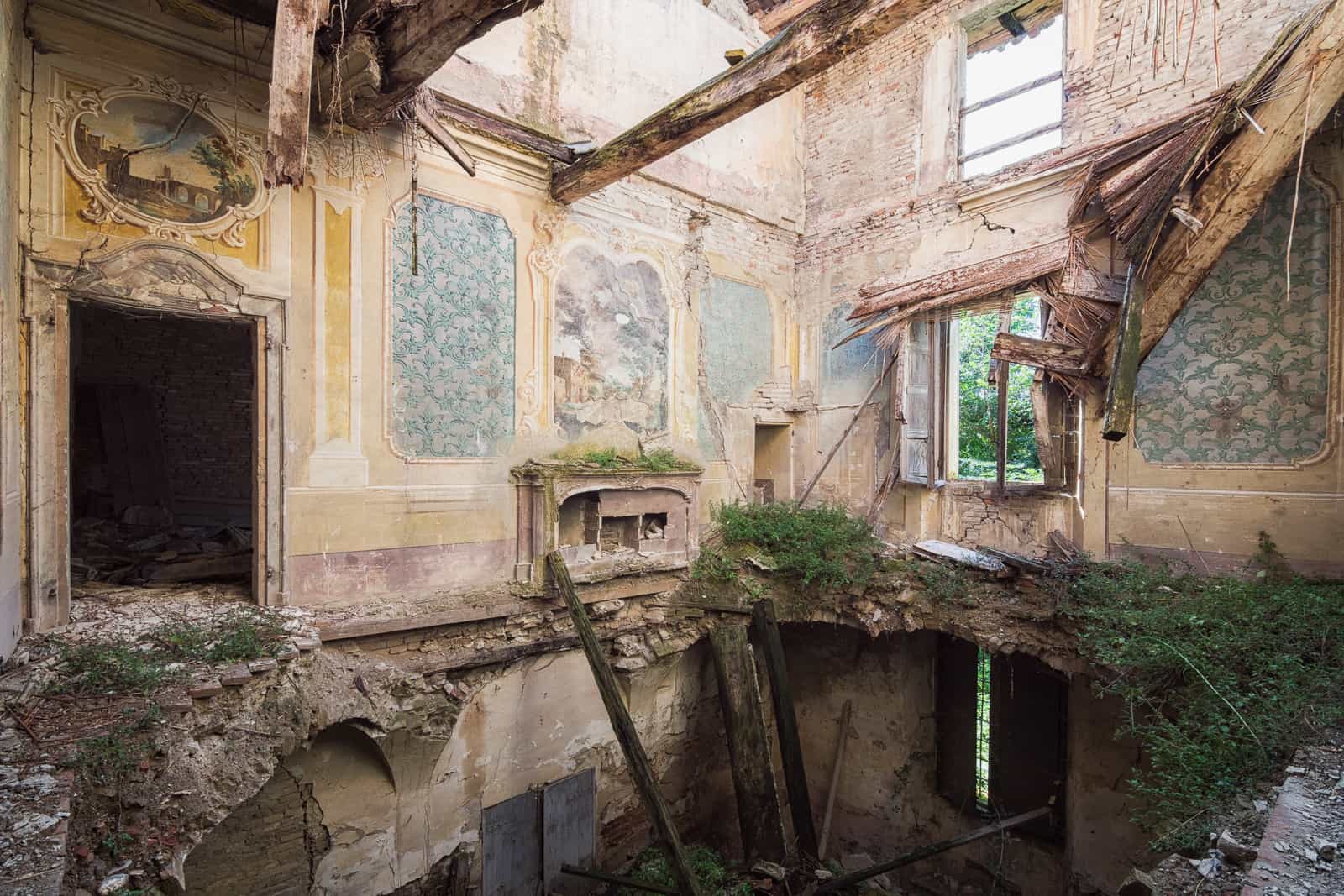 Villa Bodenlos, Italy - Obsidian Urbex Photography | Urban Exploration ...