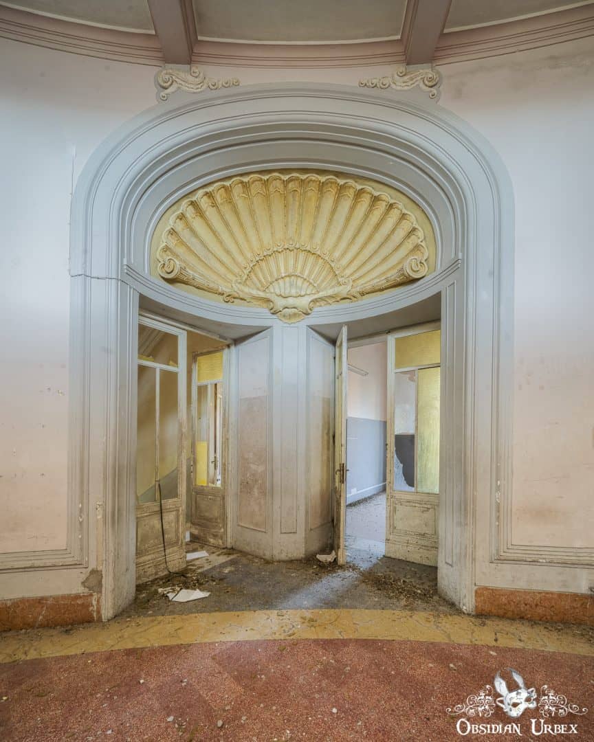 Faded Paradise, Italy - Obsidian Urbex Photography | Urban Exploration ...