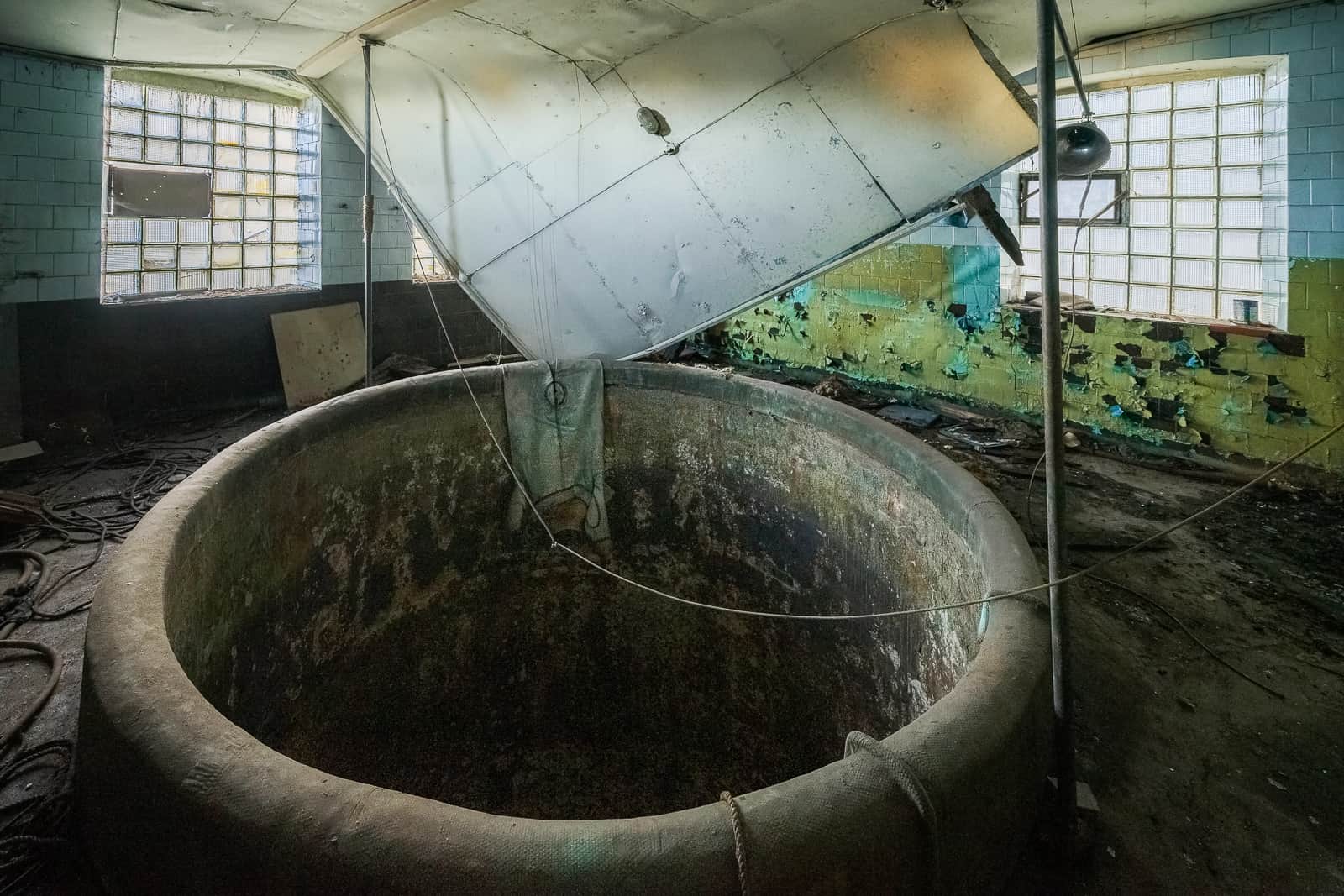 Abandoned Schools And Education Locations - Obsidian Urbex Photography ...