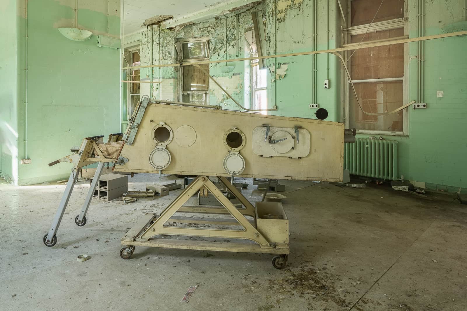 Abandoned Hospitals And Medical Locations - Obsidian Urbex Photography ...